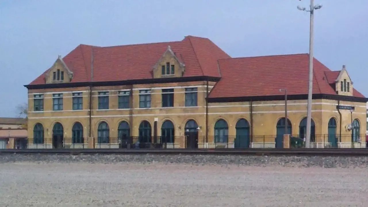 Amtrak Train Station Creston, IA (CRN) - BookMyRails