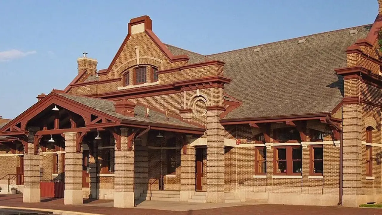 Amtrak Train Station Red Wing, MN (RDW) - BookMyRails