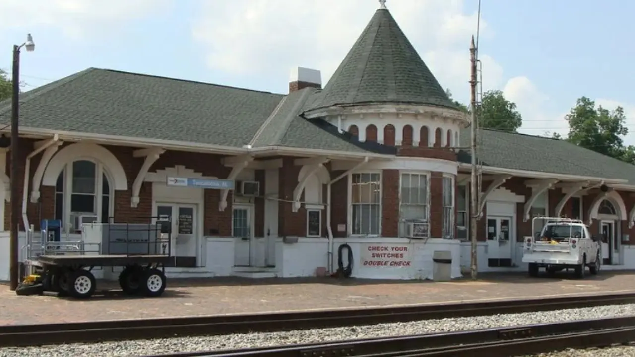 Amtrak Train Station Tuscaloosa, AL (TCL) - BookMyRails